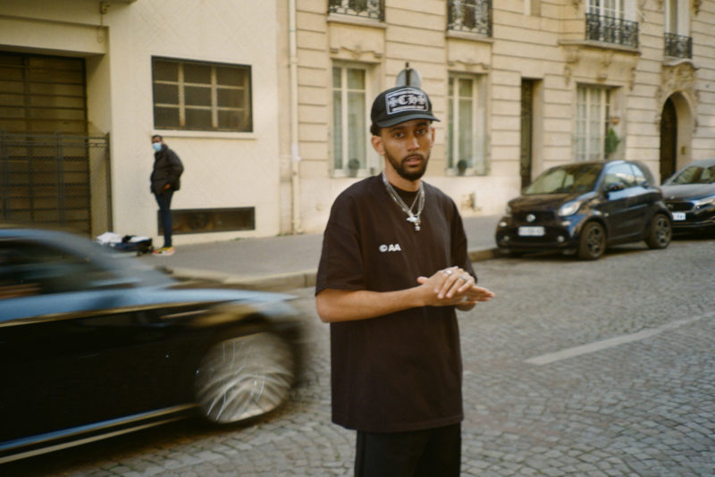 La jeune marque © BAARA sort sa première collection entre architecture ...