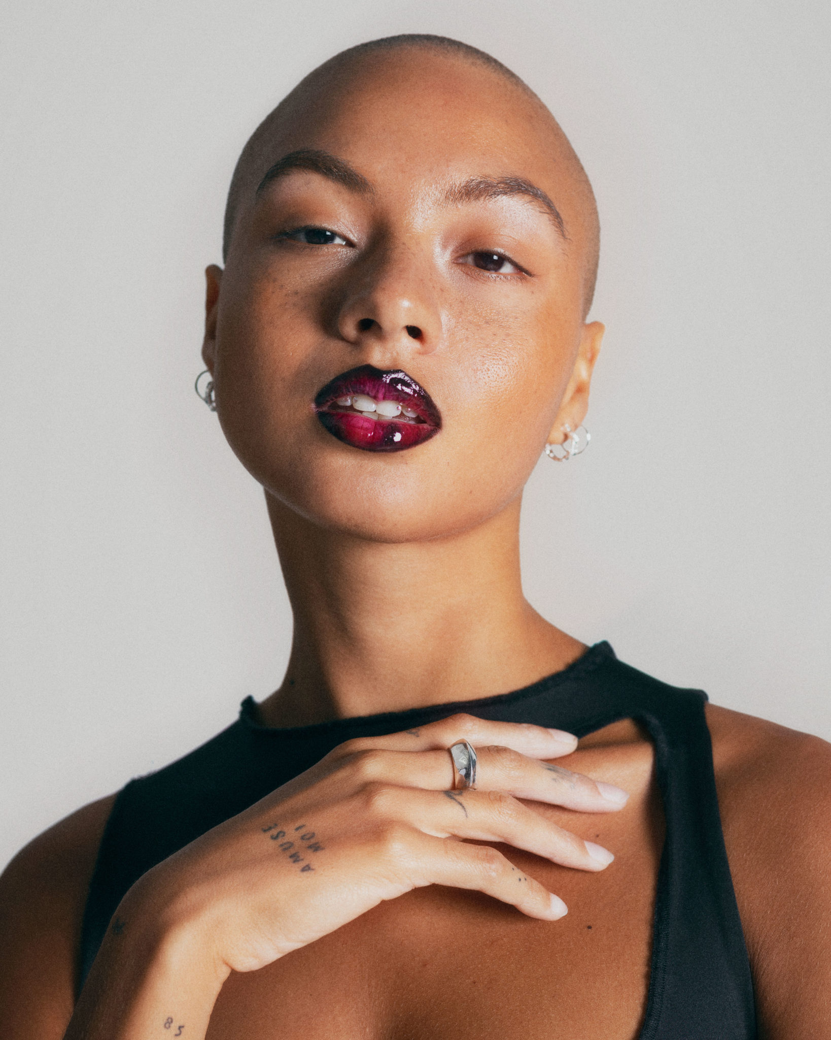 Crânes rasés, femmes puissantes