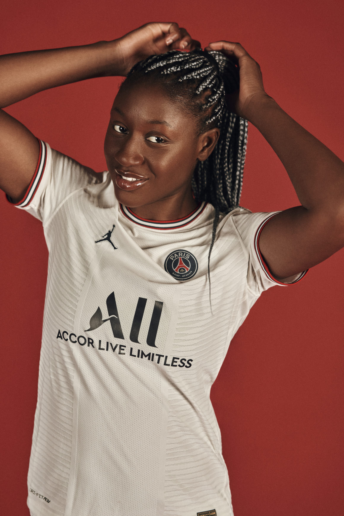 PSG : Les joueuses féminines honorées avec des posters géants devant le ...