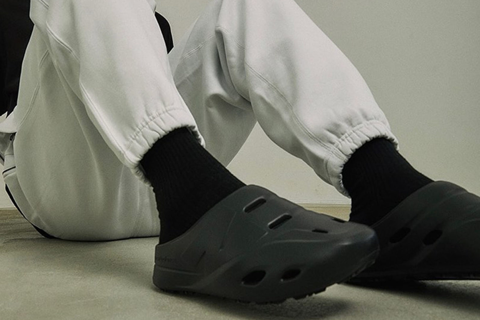 New Balance dévoile ses mules façon Crocs