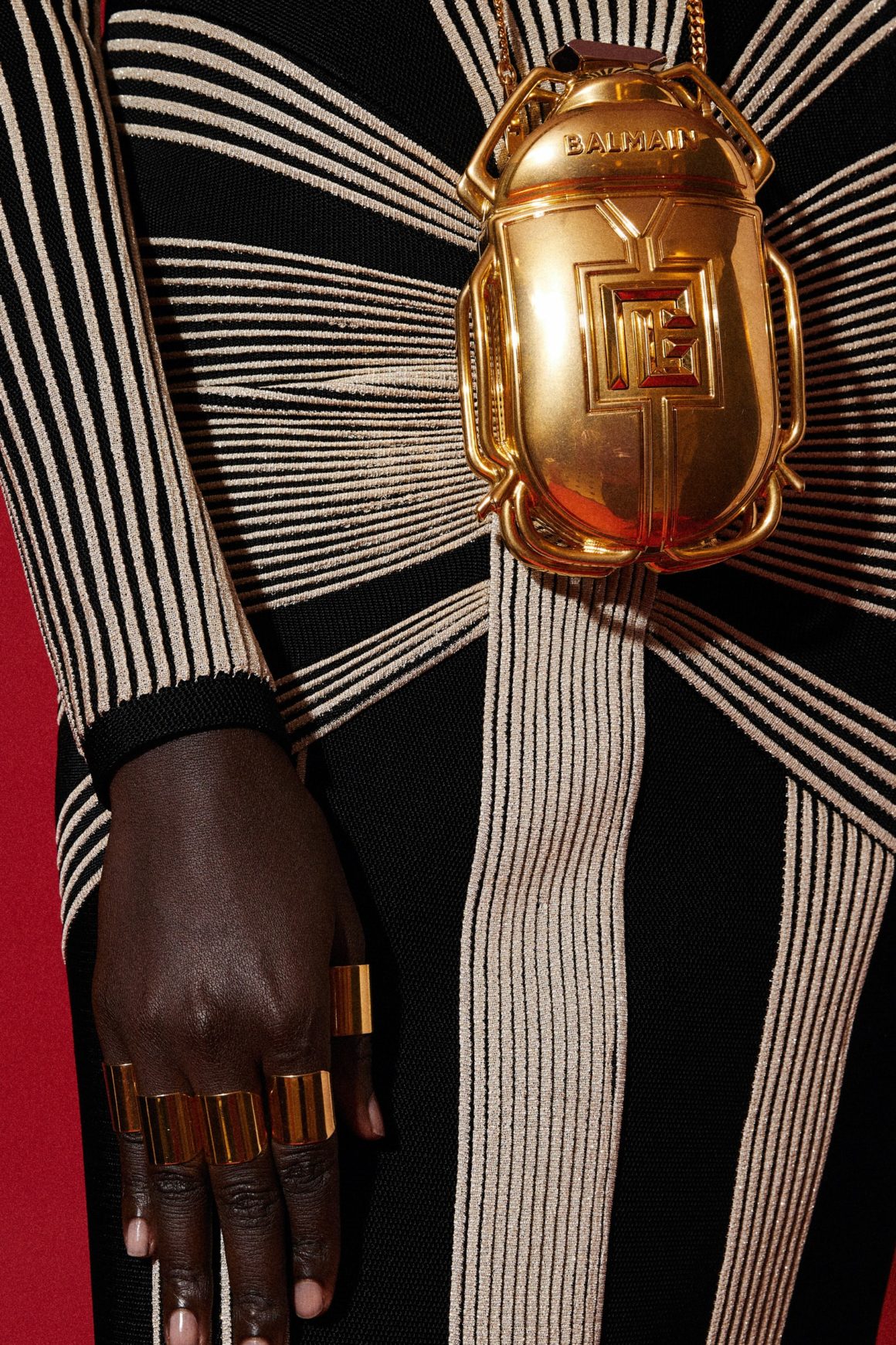 Olivier Rousteing s'inspire de l'Égypte pour sa nouvelle collection BALMAIN