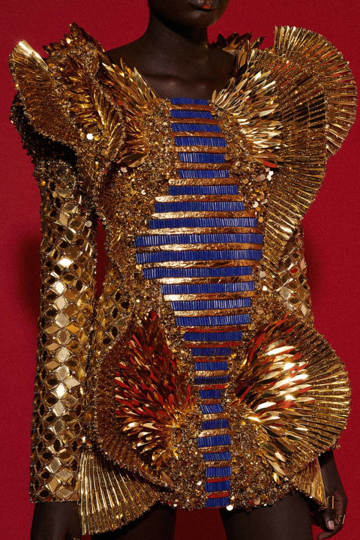 Olivier Rousteing s'inspire de l'Égypte pour sa nouvelle collection BALMAIN