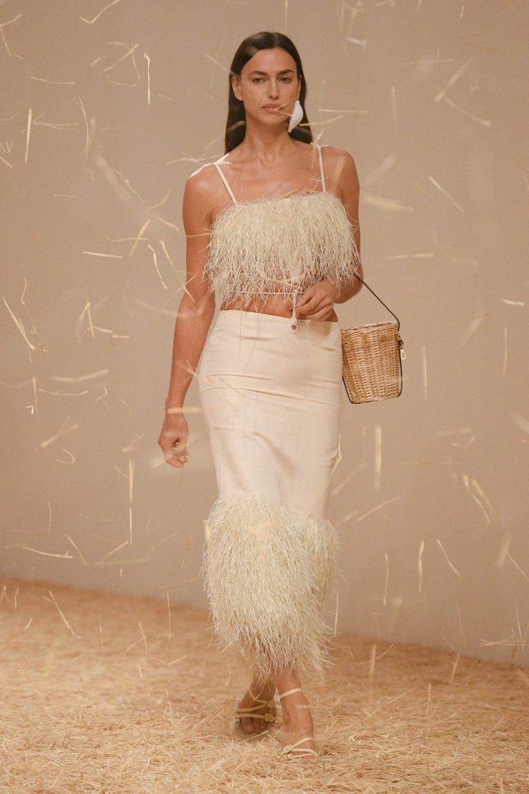 Jacquemus : Tous les looks de son défilé "Le raphia"