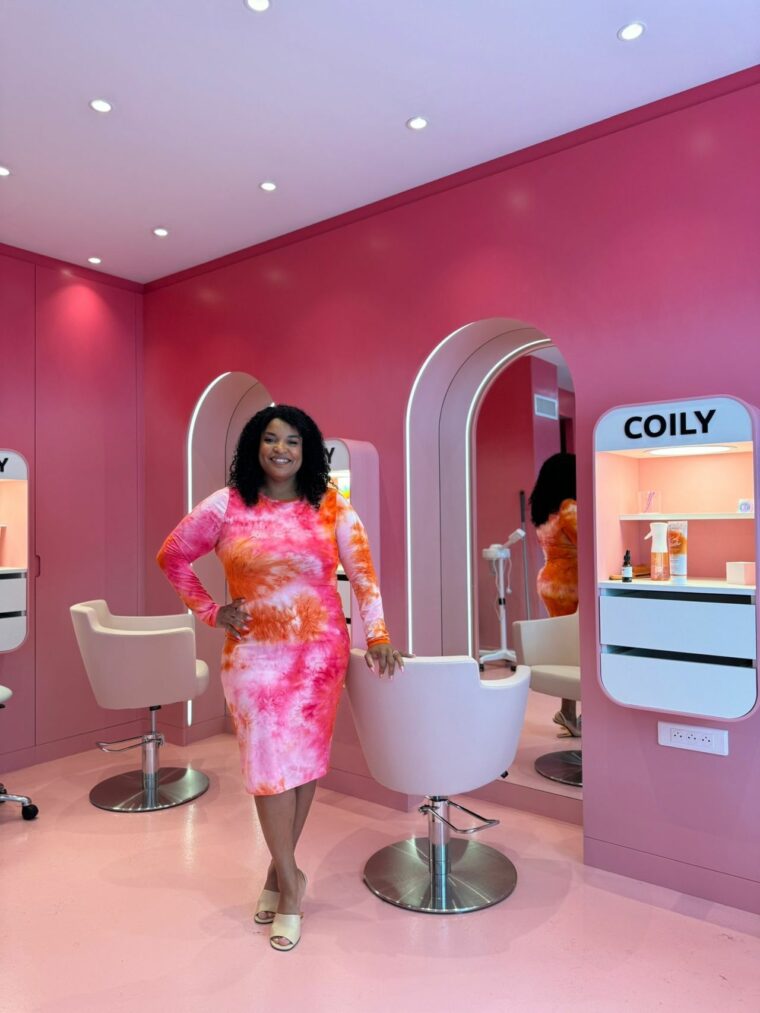 Après Les Secrets de Loly, Kelly Massol ouvre une académie pour les ...